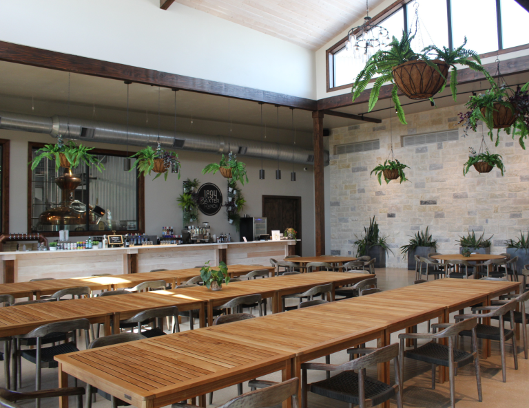 Fredericksburg Event Venue - Arch Ray Resort